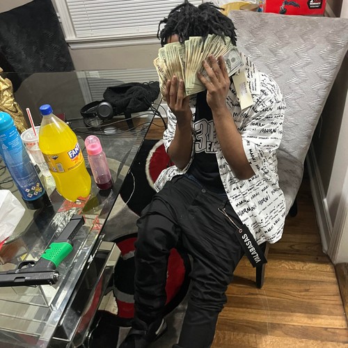 Baby Walkdown on Pandora | Radio, Songs & Lyrics