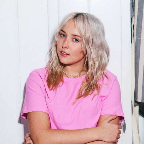 Claire Leslie on Pandora | Radio, Songs & Lyrics