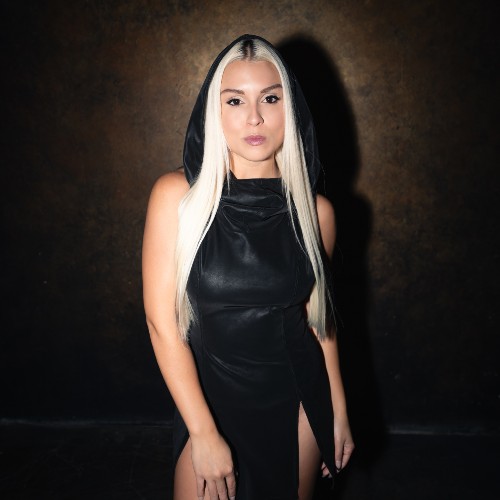 Royale Lynn on Pandora | Radio, Songs & Lyrics