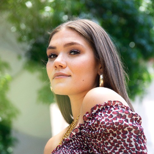 Abby Anderson on Pandora | Radio, Songs & Lyrics