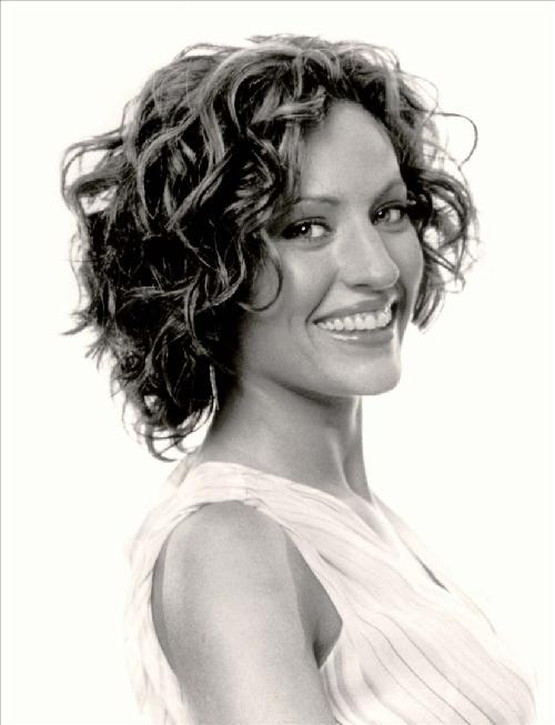 Keri Noble on Pandora | Radio, Songs & Lyrics