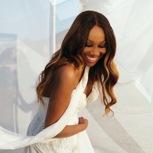 Yolanda Adams on Pandora | Radio, Songs & Lyrics