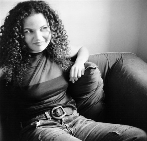 Alana Davis on Pandora | Radio, Songs & Lyrics