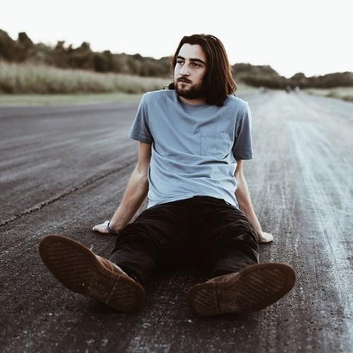 Listen to Noah Kahan | Pandora Music & Radio